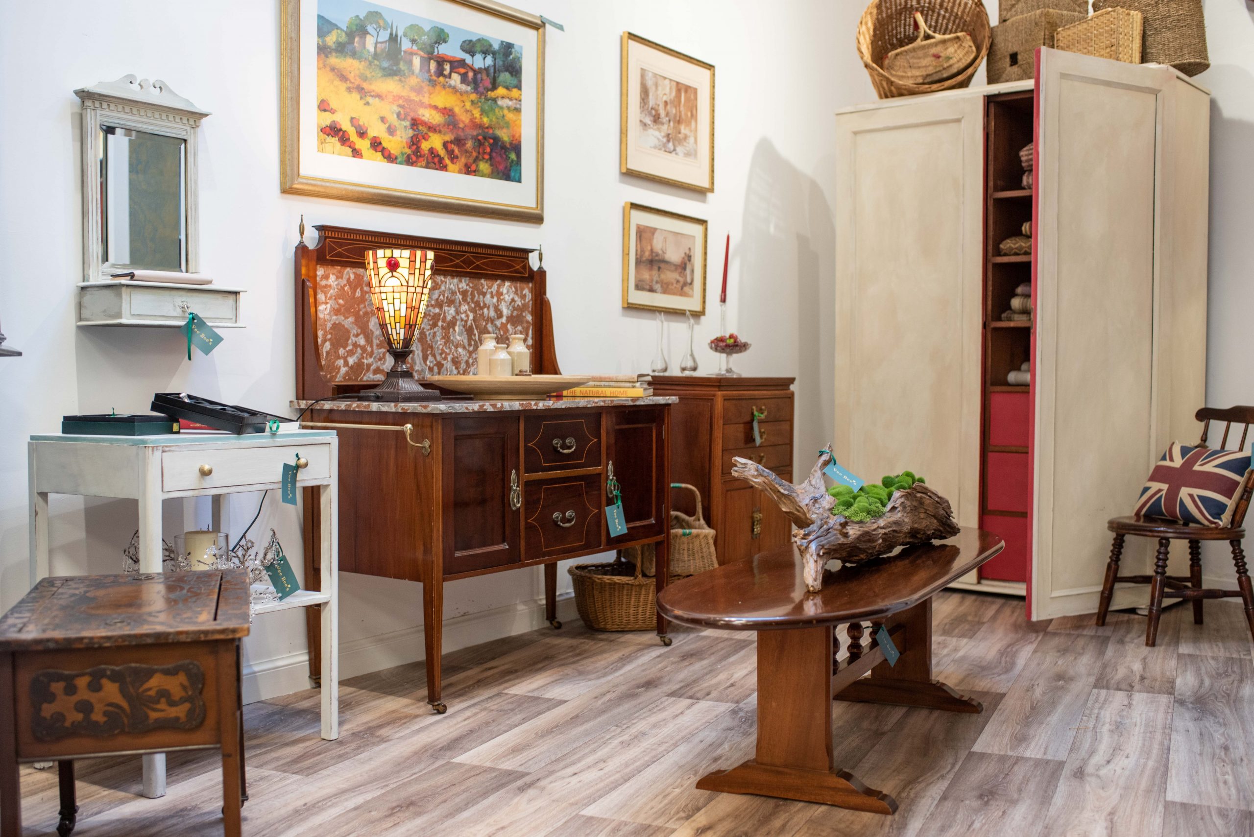 veebees – Furniture & Home Decor